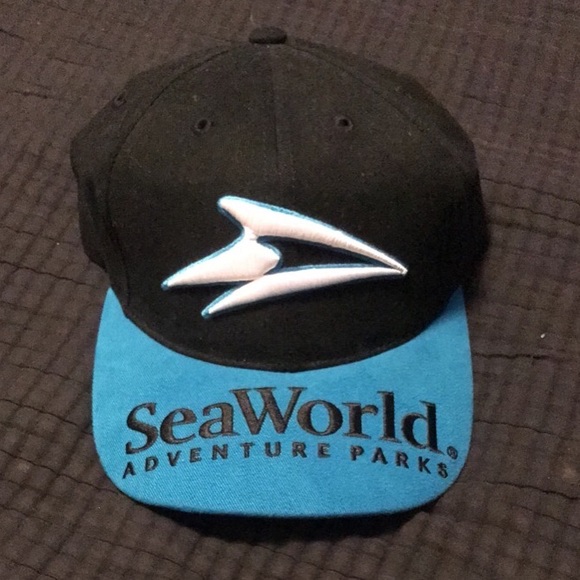 Seaworld | Accessories | Vintage Seaworld Adventure Parks Hat Wvelcro ...